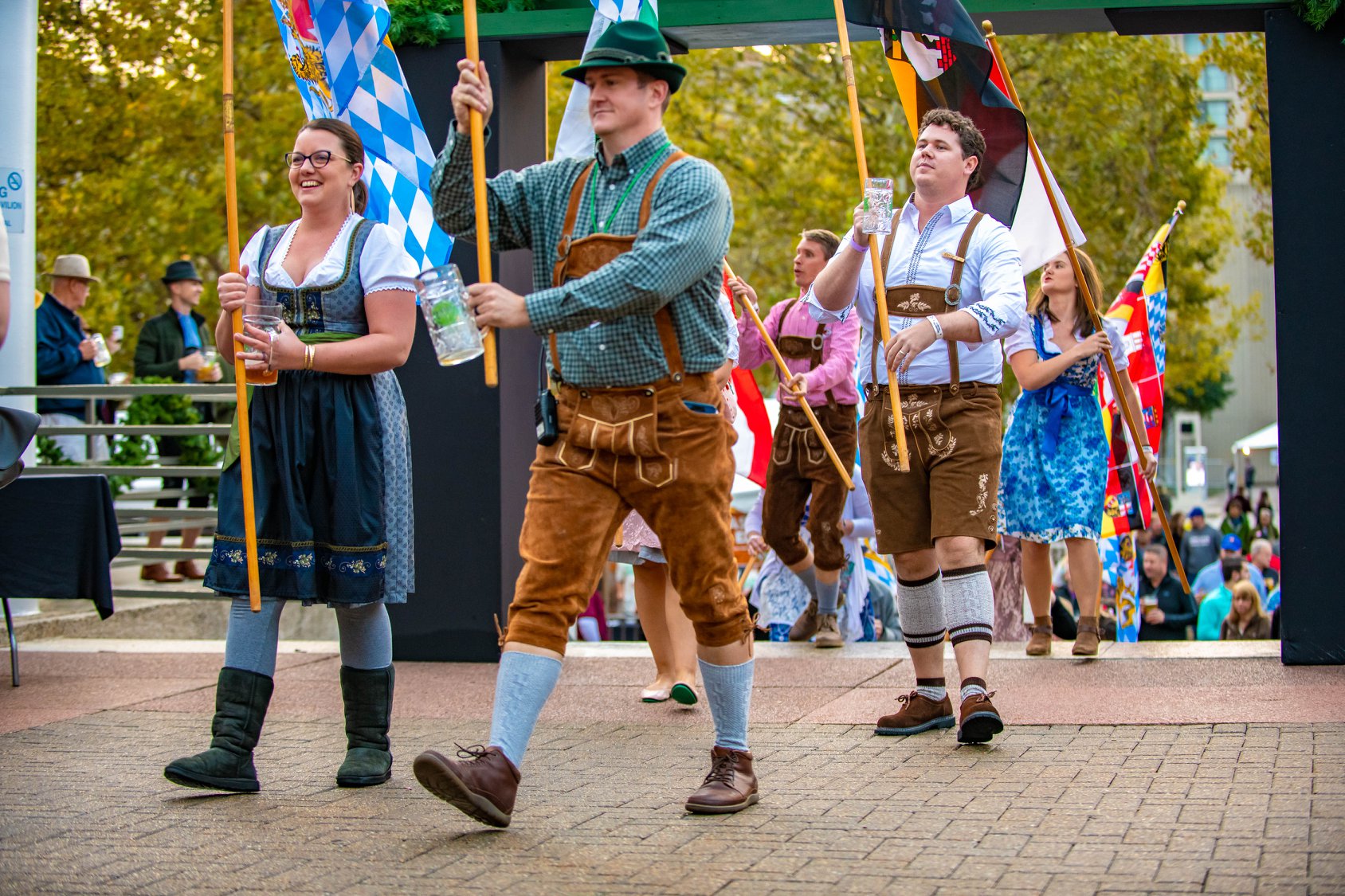 Know how to style your Bundhosen for Oktoberfest | eDirndl