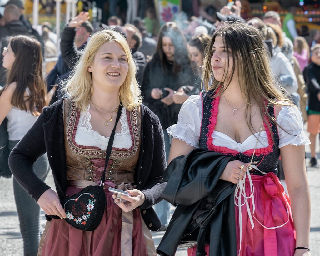 what is a Dirndl: A Stylish Choice for Oktoberfest | eDirndl